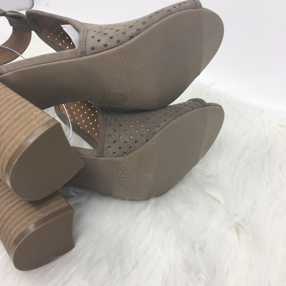 Universal Thread | Shoes | Universal Thread Laser Cut Out Ankle Bootie ...